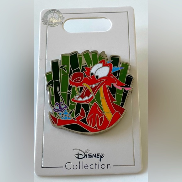 Disney | Accessories | Disney Mushu Dragon Holding Crikee From Mulan ...
